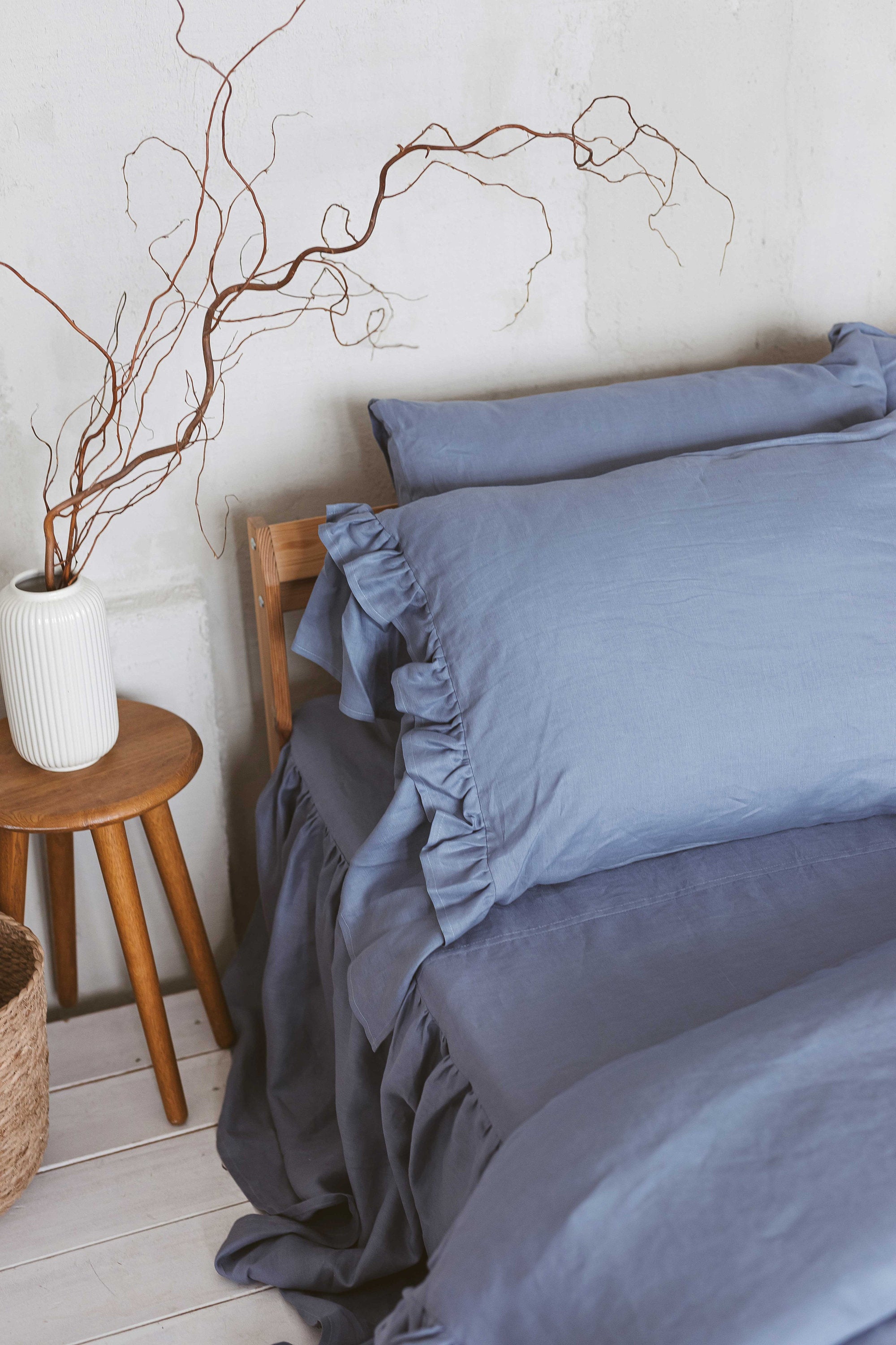 Luxury Linen Duvet Cover Set with Double Ruffles. Vintage Style Linen ...